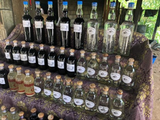 LAOS - TRADITIONS : Assister à la fabrication de l'alcool de riz gluant ...