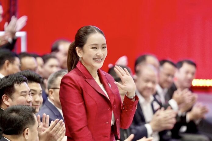 Ing Shinawatra candidate premier ministre